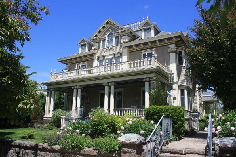Top 5 Buildings in Pierre, South Dakota | Stephen Travels